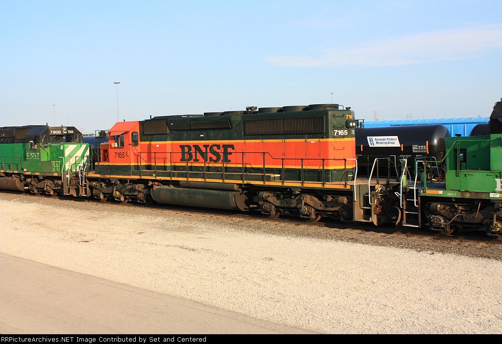 BNSF power "in-limbo" at BRC Clearing.